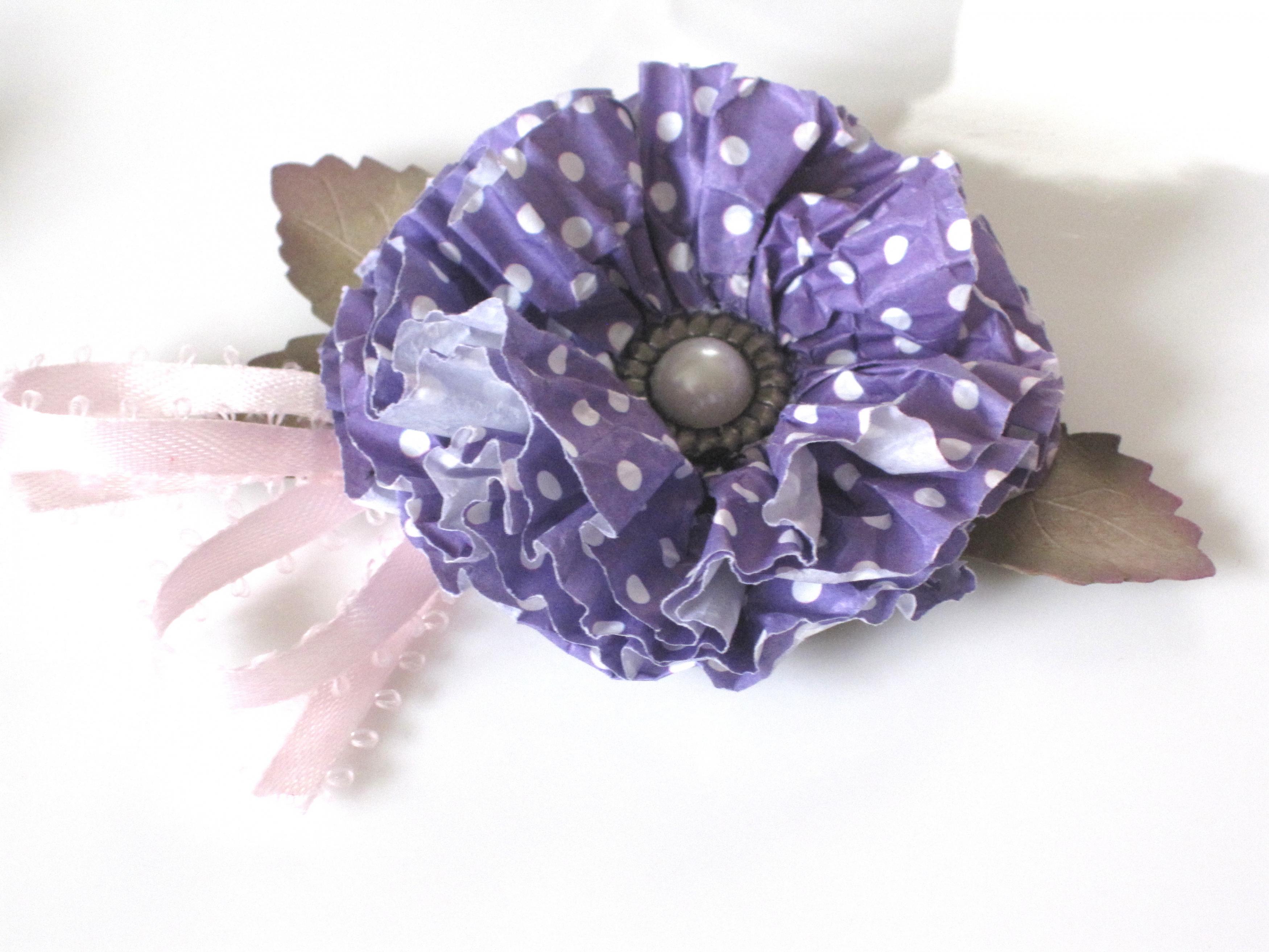 Poka Dot Cupcake Flower on Luulla